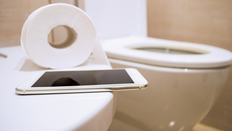 Toilet Scrolling: Bathroom Phone Time Linked to Hemorrhoids
